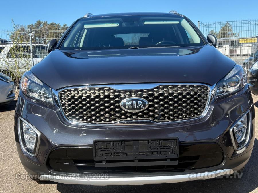 Pelēks Kia Sorento 2017 Tallina, ar dzinēja tilpumu 2.20 L un nobraukumu 195 tūkst. km par 15990 €, foto 3 vietnē AUTOMOTO.COM.LV