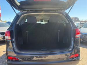 Pelēks Kia Sorento 2017 Tallina, ar dzinēja tilpumu 2.20 L un nobraukumu 195 tūkst. km par 15990 €, foto 14 vietnē AUTOMOTO.COM.LV