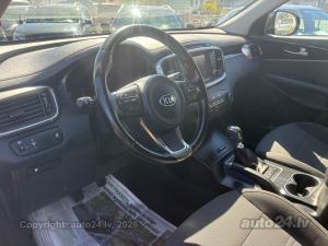 Pelēks Kia Sorento 2017 Tallina, ar dzinēja tilpumu 2.20 L un nobraukumu 195 tūkst. km par 15990 €, foto 15 vietnē AUTOMOTO.COM.LV