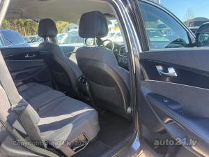 Pelēks Kia Sorento 2017 Tallina, ar dzinēja tilpumu 2.20 L un nobraukumu 195 tūkst. km par 15990 €, foto 18 vietnē AUTOMOTO.COM.LV