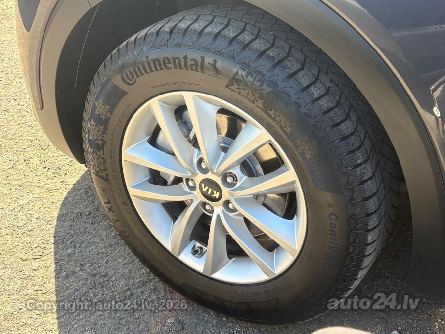 Pelēks Kia Sorento 2017 Tallina, ar dzinēja tilpumu 2.20 L un nobraukumu 195 tūkst. km par 15990 €, foto 20 vietnē AUTOMOTO.COM.LV