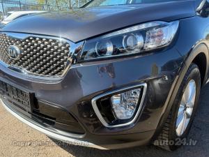 Pelēks Kia Sorento 2017 Tallina, ar dzinēja tilpumu 2.20 L un nobraukumu 195 tūkst. km par 15990 €, foto 21 vietnē AUTOMOTO.COM.LV