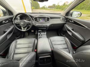 Grey Kia Sorento 2017 in Tallinn, with an engine capacity of 2.20 L and mileage of 86 thousand km for 17990 €, photo 6 on AUTOMOTO.COM.LV