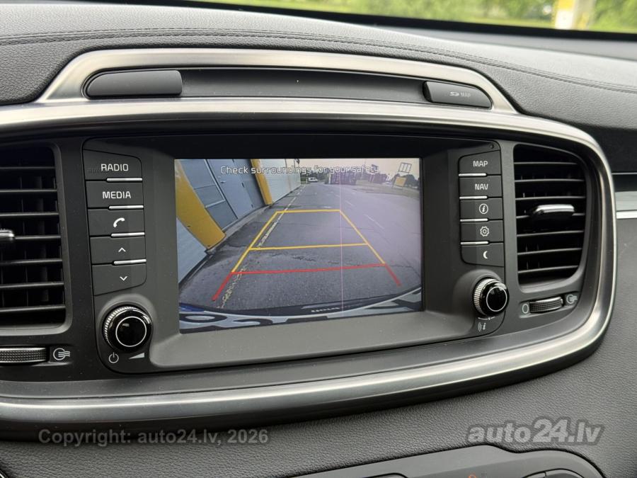 Grey Kia Sorento 2017 in Tallinn, with an engine capacity of 2.20 L and mileage of 86 thousand km for 17990 €, photo 9 on AUTOMOTO.COM.LV