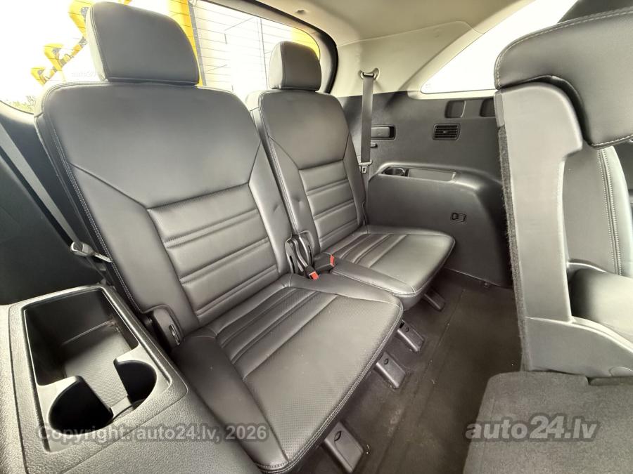 Grey Kia Sorento 2017 in Tallinn, with an engine capacity of 2.20 L and mileage of 86 thousand km for 17990 €, photo 14 on AUTOMOTO.COM.LV