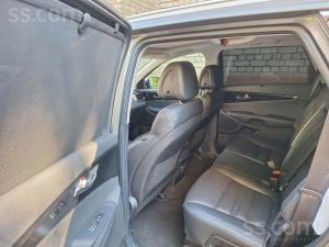 Grey Kia Sorento 2017 in Riga, with an engine capacity of 2.20 L and mileage of 240 thousand km for 16200 €, photo 5 on AUTOMOTO.COM.LV
