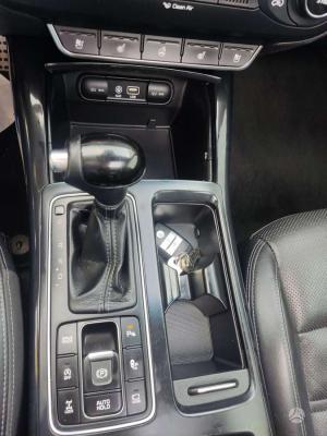Grey Kia Sorento 2017 in Ukmerge, with an engine capacity of 2.20 L and mileage of 181 thousand km for 15200 €, photo 16 on AUTOMOTO.COM.LV