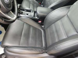 Grey Kia Sorento 2017 in Ukmerge, with an engine capacity of 2.20 L and mileage of 181 thousand km for 15200 €, photo 19 on AUTOMOTO.COM.LV