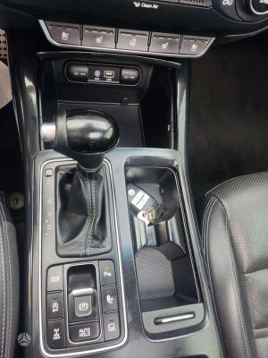 Grey Kia Sorento 2017 in Ukmerge, with an engine capacity of 2.20 L and mileage of 180 thousand km for 15000 €, photo 16 on AUTOMOTO.COM.LV