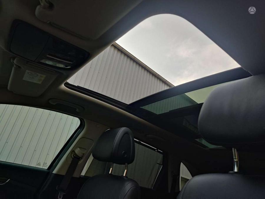 Grey Kia Sorento 2017 in Ukmerge, with an engine capacity of 2.20 L and mileage of 180 thousand km for 15000 €, photo 17 on AUTOMOTO.COM.LV
