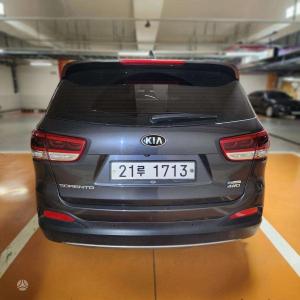 Grey Kia Sorento 2017 in Kaunas, with an engine capacity of 2.20 L and mileage of 158 thousand km for 14600 €, photo 5 on AUTOMOTO.COM.LV