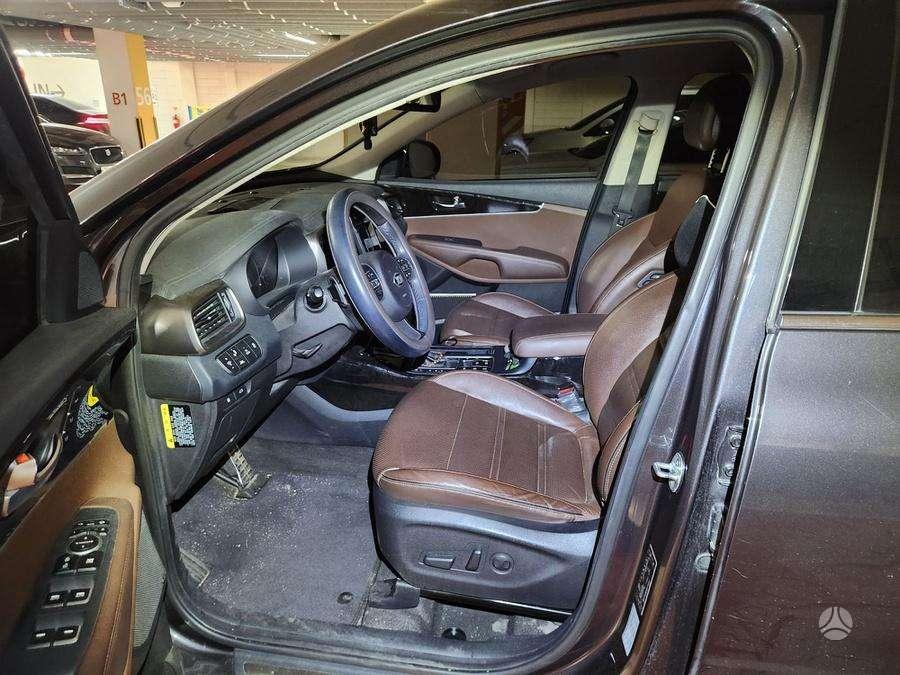 Grey Kia Sorento 2017 in Kaunas, with an engine capacity of 2.20 L and mileage of 158 thousand km for 14600 €, photo 10 on AUTOMOTO.COM.LV