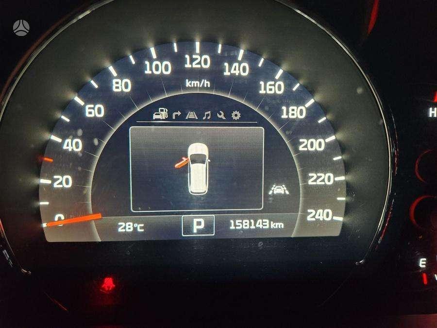 Grey Kia Sorento 2017 in Kaunas, with an engine capacity of 2.20 L and mileage of 158 thousand km for 14600 €, photo 15 on AUTOMOTO.COM.LV