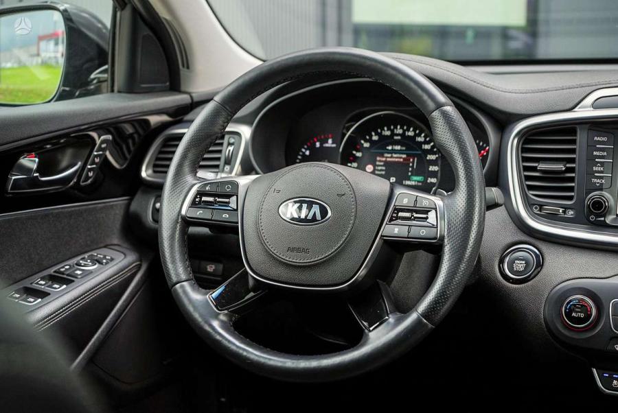 Pelēks Kia Sorento 2017 Kauņa, ar dzinēja tilpumu 2.20 L un nobraukumu 139 tūkst. km par 18950 €, foto 16 vietnē AUTOMOTO.COM.LV