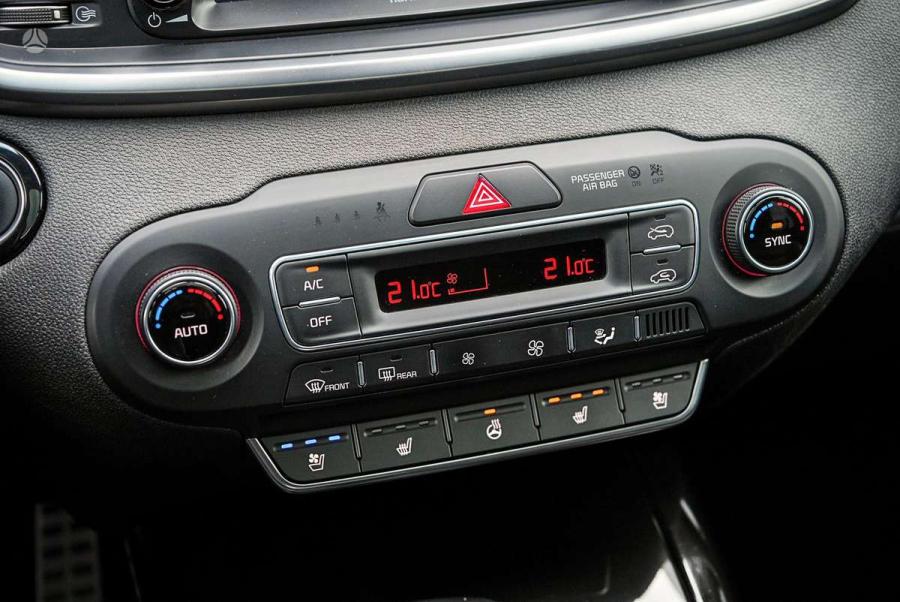 Pelēks Kia Sorento 2017 Kauņa, ar dzinēja tilpumu 2.20 L un nobraukumu 139 tūkst. km par 18950 €, foto 19 vietnē AUTOMOTO.COM.LV