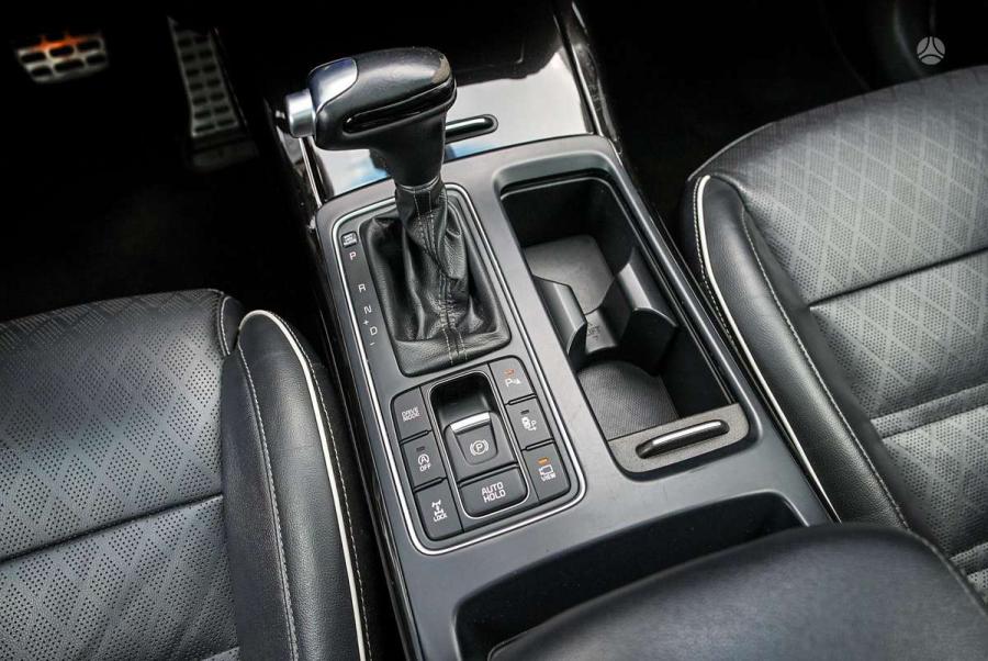 Pelēks Kia Sorento 2017 Kauņa, ar dzinēja tilpumu 2.20 L un nobraukumu 139 tūkst. km par 18950 €, foto 20 vietnē AUTOMOTO.COM.LV
