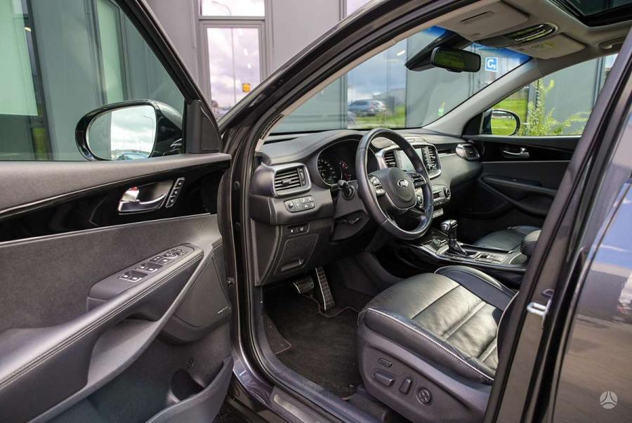 Pelēks Kia Sorento 2017 Kauņa, ar dzinēja tilpumu 2.20 L un nobraukumu 139 tūkst. km par 18950 €, foto 25 vietnē AUTOMOTO.COM.LV