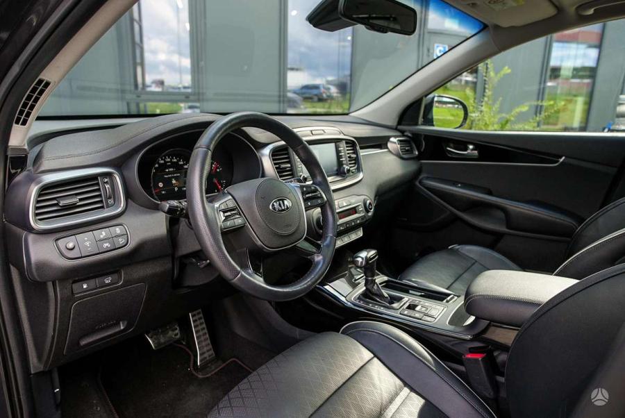 Pelēks Kia Sorento 2017 Kauņa, ar dzinēja tilpumu 2.20 L un nobraukumu 139 tūkst. km par 18950 €, foto 26 vietnē AUTOMOTO.COM.LV