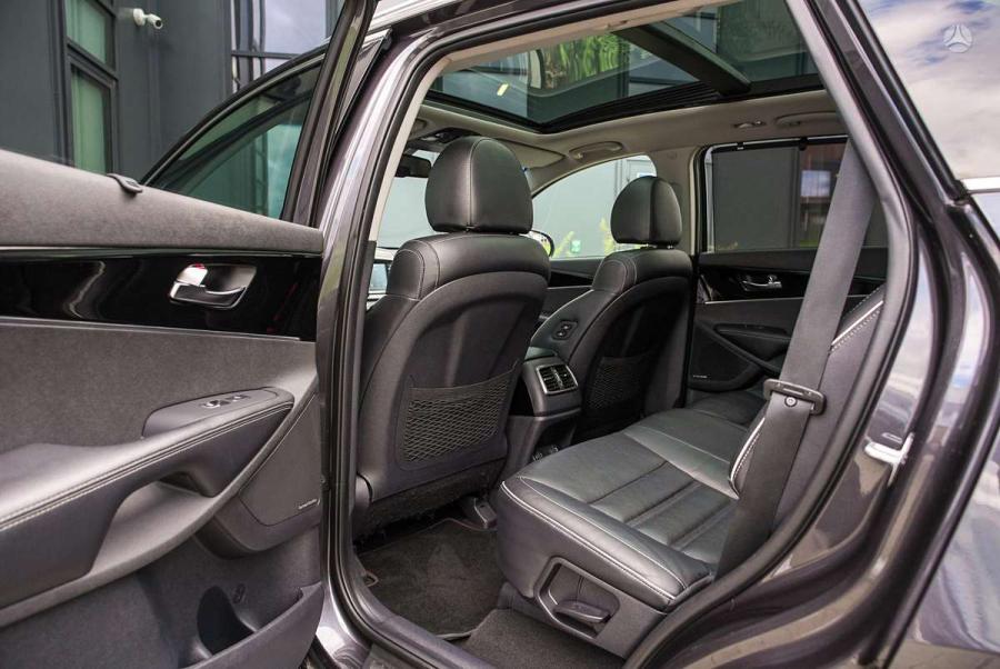 Pelēks Kia Sorento 2017 Kauņa, ar dzinēja tilpumu 2.20 L un nobraukumu 139 tūkst. km par 18950 €, foto 35 vietnē AUTOMOTO.COM.LV