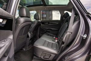 Pelēks Kia Sorento 2017 Kauņa, ar dzinēja tilpumu 2.20 L un nobraukumu 139 tūkst. km par 18950 €, foto 36 vietnē AUTOMOTO.COM.LV