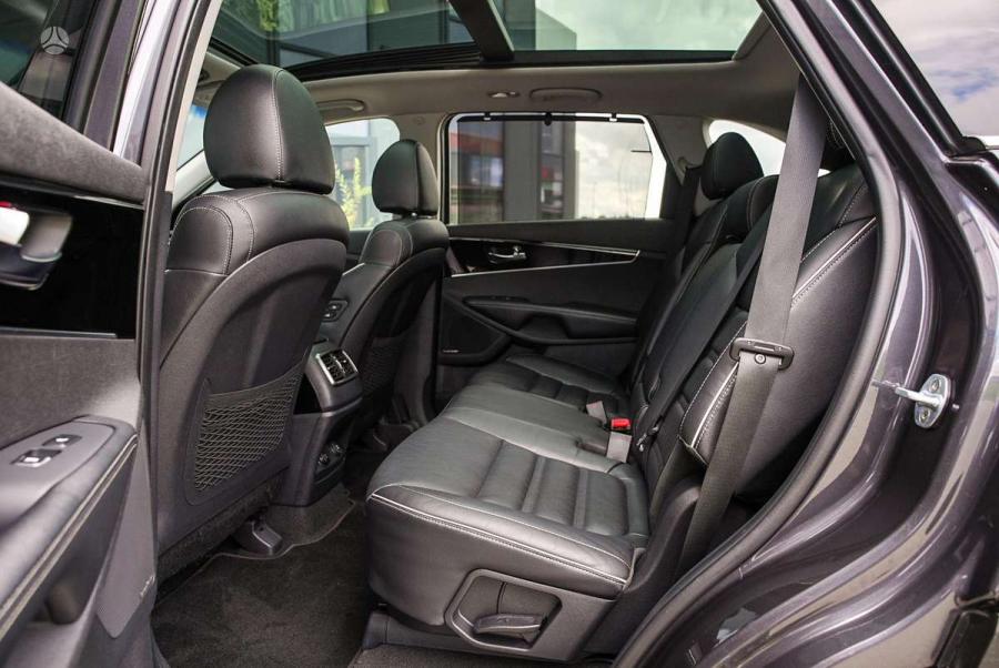 Pelēks Kia Sorento 2017 Kauņa, ar dzinēja tilpumu 2.20 L un nobraukumu 139 tūkst. km par 18950 €, foto 36 vietnē AUTOMOTO.COM.LV