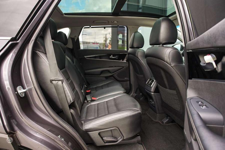 Pelēks Kia Sorento 2017 Kauņa, ar dzinēja tilpumu 2.20 L un nobraukumu 139 tūkst. km par 18950 €, foto 39 vietnē AUTOMOTO.COM.LV