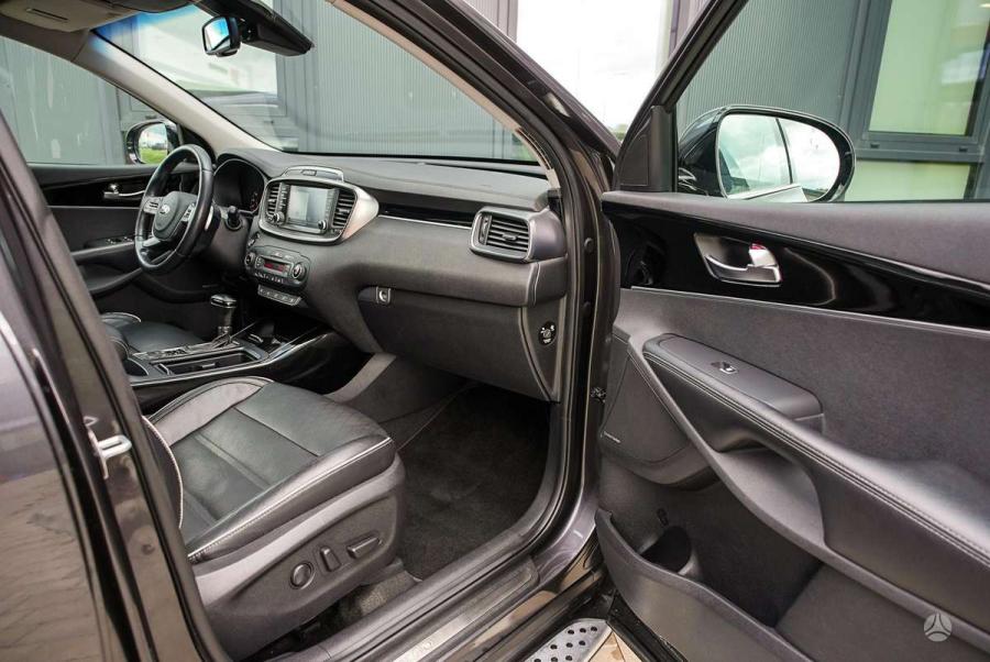 Pelēks Kia Sorento 2017 Kauņa, ar dzinēja tilpumu 2.20 L un nobraukumu 139 tūkst. km par 18950 €, foto 40 vietnē AUTOMOTO.COM.LV