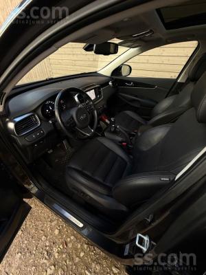 Pelēks Kia Sorento 2017 Jelgava, ar dzinēja tilpumu 2.20 L un nobraukumu 194 tūkst. km par 15900 €, foto 15 vietnē AUTOMOTO.COM.LV
