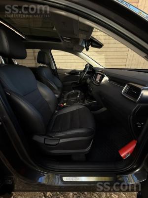 Pelēks Kia Sorento 2017 Jelgava, ar dzinēja tilpumu 2.20 L un nobraukumu 194 tūkst. km par 15900 €, foto 18 vietnē AUTOMOTO.COM.LV
