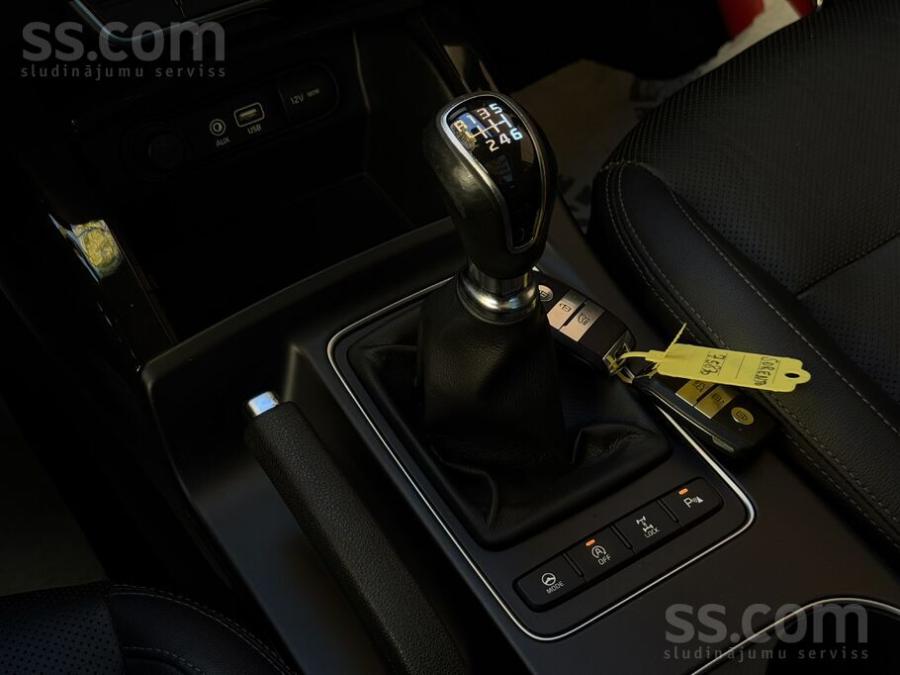 Pelēks Kia Sorento 2017 Jelgava, ar dzinēja tilpumu 2.20 L un nobraukumu 194 tūkst. km par 15900 €, foto 30 vietnē AUTOMOTO.COM.LV