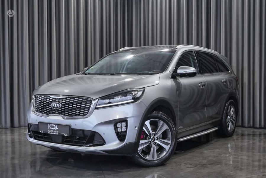 Grey Kia Sorento 2018 in Marijampole, with an engine capacity of 2.20 L and mileage of 129 thousand km for 22450 €, photo 2 on AUTOMOTO.COM.LV