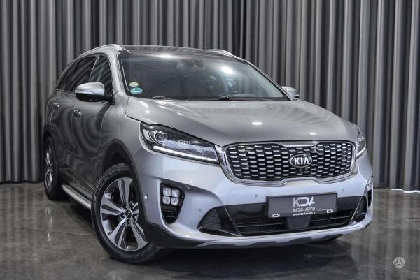 Grey Kia Sorento 2018 in Marijampole, with an engine capacity of 2.20 L and mileage of 129 thousand km for 22450 €, photo 3 on AUTOMOTO.COM.LV