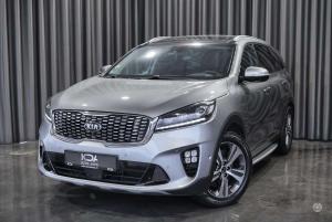 Grey Kia Sorento 2018 in Marijampole, with an engine capacity of 2.20 L and mileage of 129 thousand km for 22450 €, photo 5 on AUTOMOTO.COM.LV