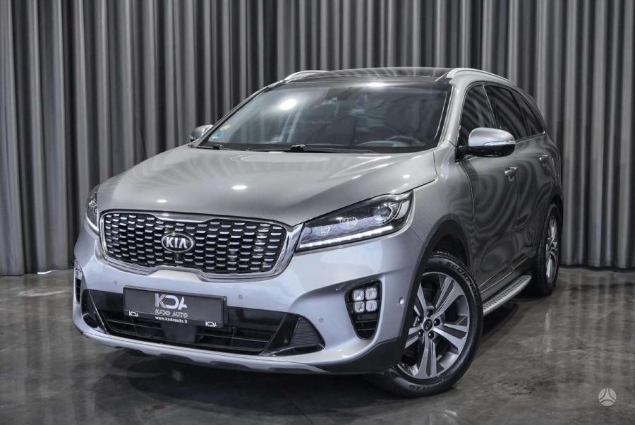 Grey Kia Sorento 2018 in Marijampole, with an engine capacity of 2.20 L and mileage of 129 thousand km for 22450 €, photo 5 on AUTOMOTO.COM.LV