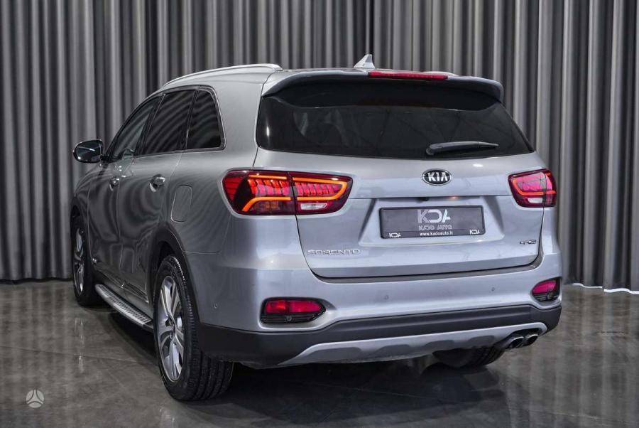 Grey Kia Sorento 2018 in Marijampole, with an engine capacity of 2.20 L and mileage of 129 thousand km for 22450 €, photo 10 on AUTOMOTO.COM.LV