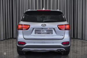 Grey Kia Sorento 2018 in Marijampole, with an engine capacity of 2.20 L and mileage of 129 thousand km for 22450 €, photo 11 on AUTOMOTO.COM.LV