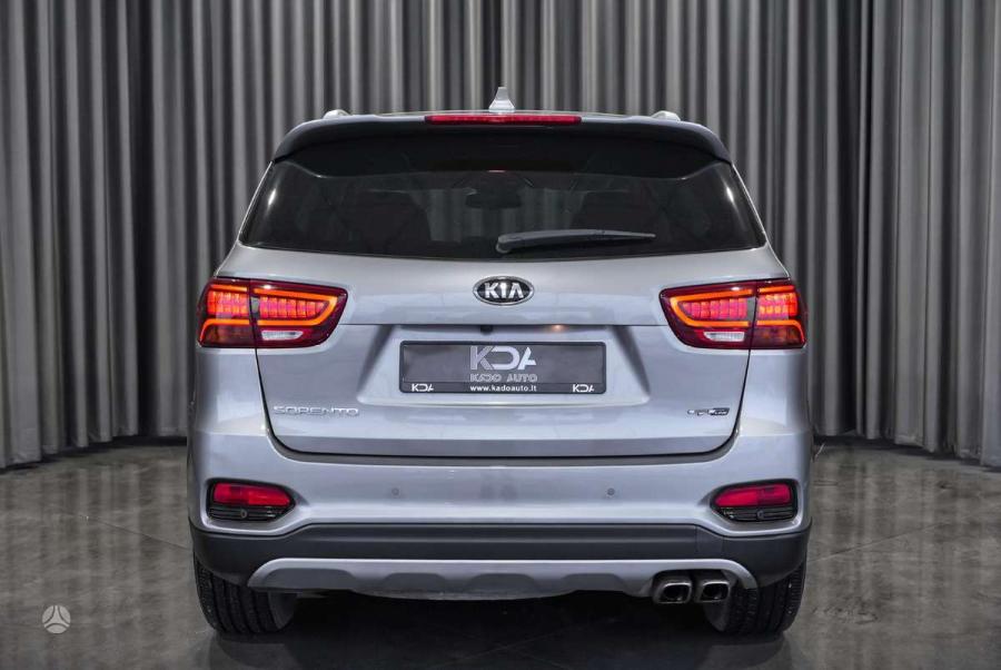 Grey Kia Sorento 2018 in Marijampole, with an engine capacity of 2.20 L and mileage of 129 thousand km for 22450 €, photo 11 on AUTOMOTO.COM.LV
