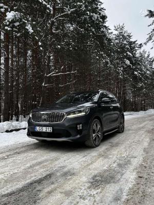 Grey Kia Sorento 2018 in Vilnius, with an engine capacity of 2.20 L and mileage of 115 thousand km for 26500 €, photo  on AUTOMOTO.COM.LV