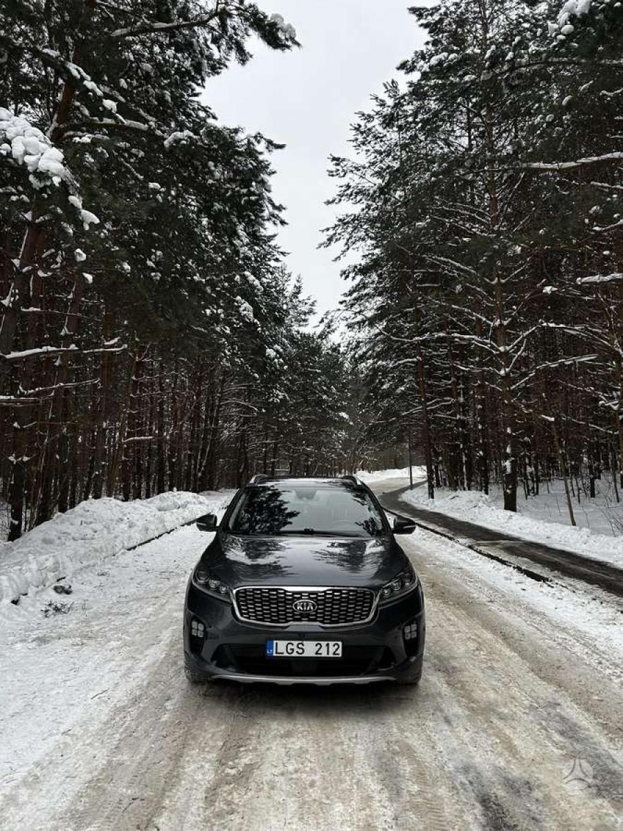 Grey Kia Sorento 2018 in Vilnius, with an engine capacity of 2.20 L and mileage of 115 thousand km for 26500 €, photo 6 on AUTOMOTO.COM.LV