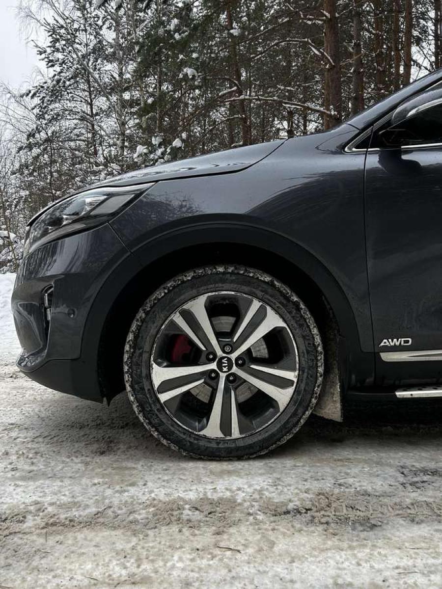 Grey Kia Sorento 2018 in Vilnius, with an engine capacity of 2.20 L and mileage of 115 thousand km for 26500 €, photo 8 on AUTOMOTO.COM.LV
