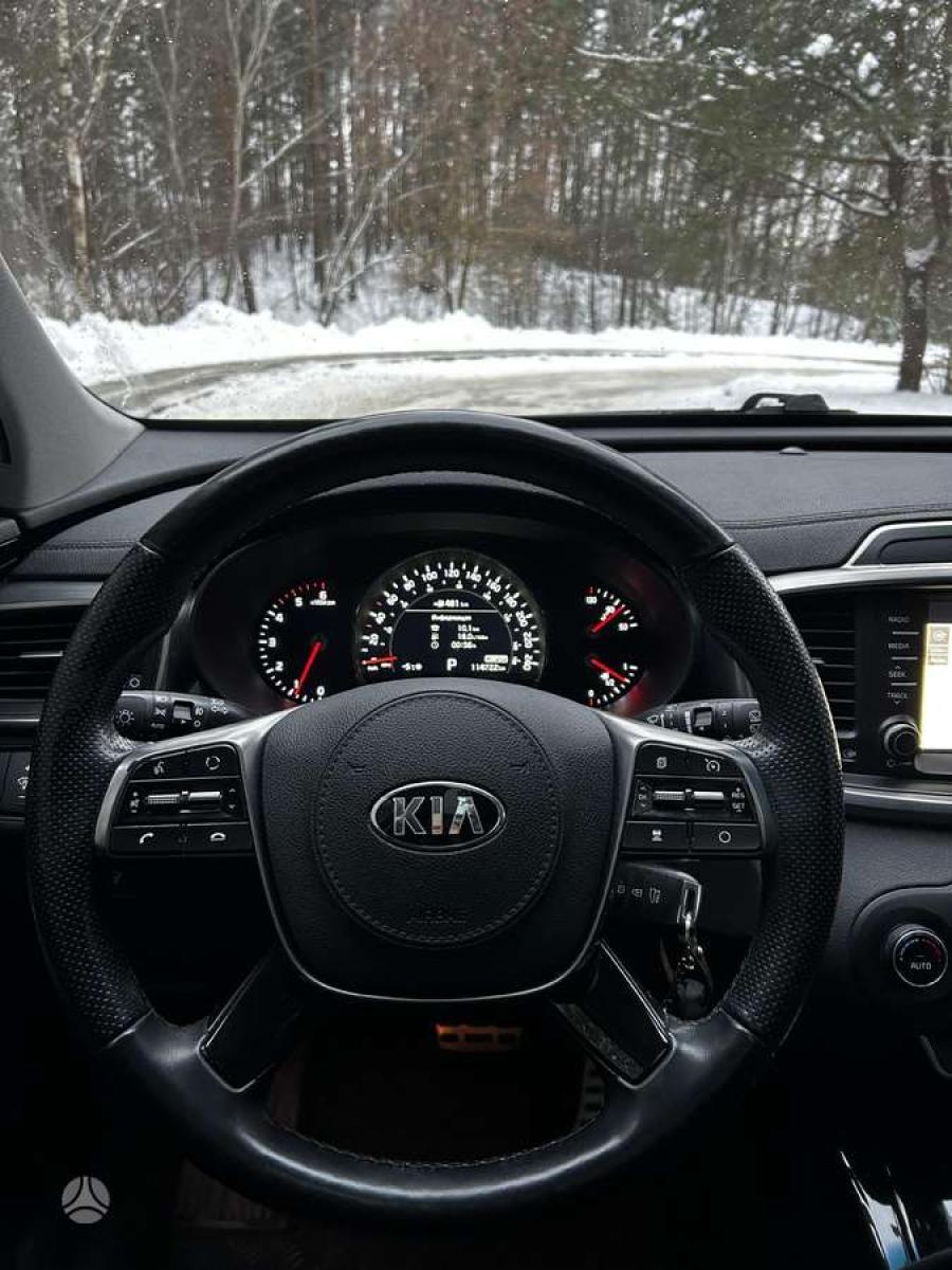 Grey Kia Sorento 2018 in Vilnius, with an engine capacity of 2.20 L and mileage of 115 thousand km for 26500 €, photo 17 on AUTOMOTO.COM.LV
