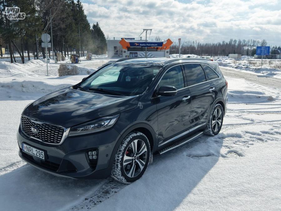 Grey Kia Sorento 2018 in Vilnius, with an engine capacity of 2.20 L and mileage of 115 thousand km for 23000 €, photo 1 on AUTOMOTO.COM.LV