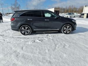 Grey Kia Sorento 2018 in Vilnius, with an engine capacity of 2.20 L and mileage of 115 thousand km for 23000 €, photo 2 on AUTOMOTO.COM.LV