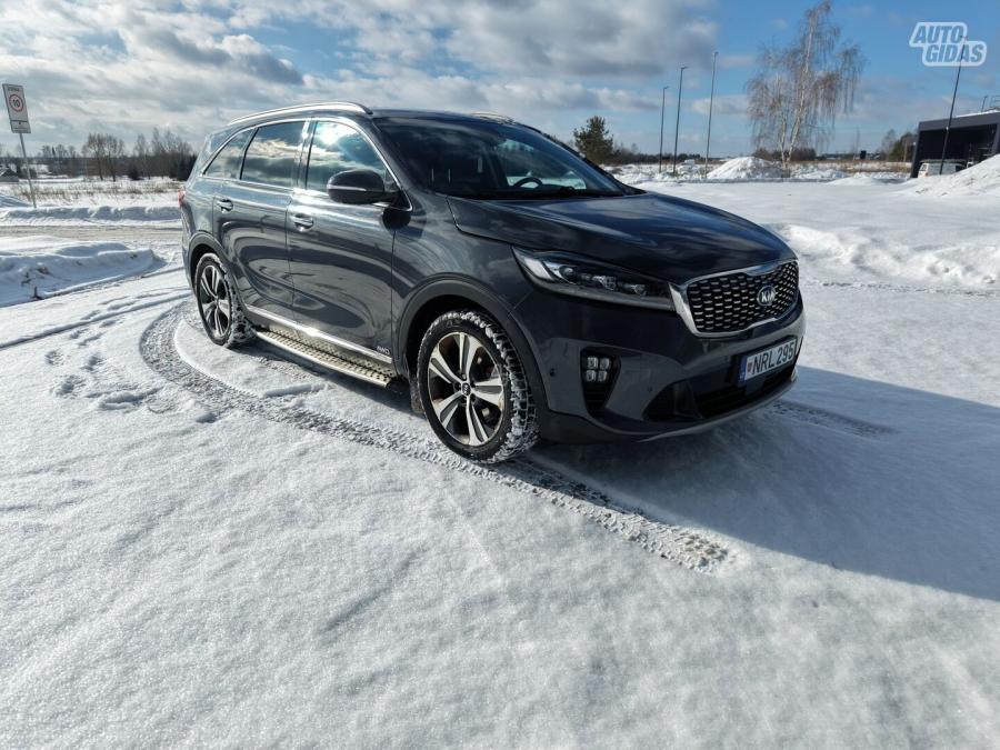 Grey Kia Sorento 2018 in Vilnius, with an engine capacity of 2.20 L and mileage of 115 thousand km for 23000 €, photo 11 on AUTOMOTO.COM.LV