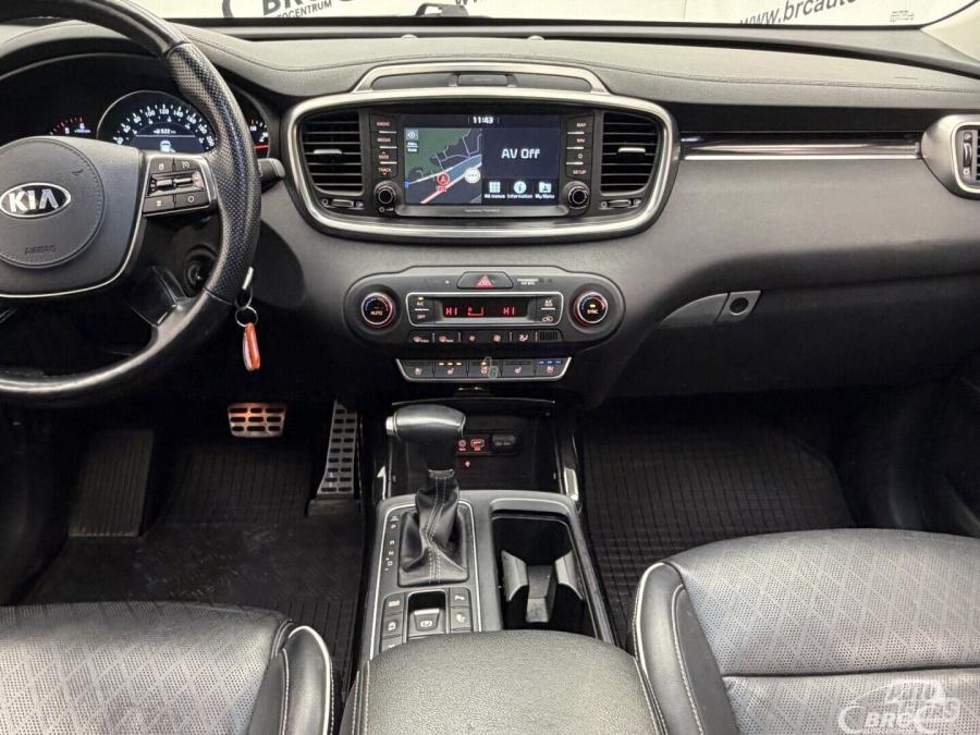 Pelēks Kia Sorento 2018 Avižieniai, ar dzinēja tilpumu 2.20 L un nobraukumu 116 tūkst. km par 21900 €, foto 18 vietnē AUTOMOTO.COM.LV