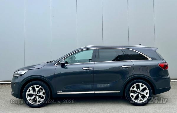 Grey Kia Sorento 2018 in Tallinn, with an engine capacity of 2.20 L and mileage of 189 thousand km for 17999 €, photo 2 on AUTOMOTO.COM.LV