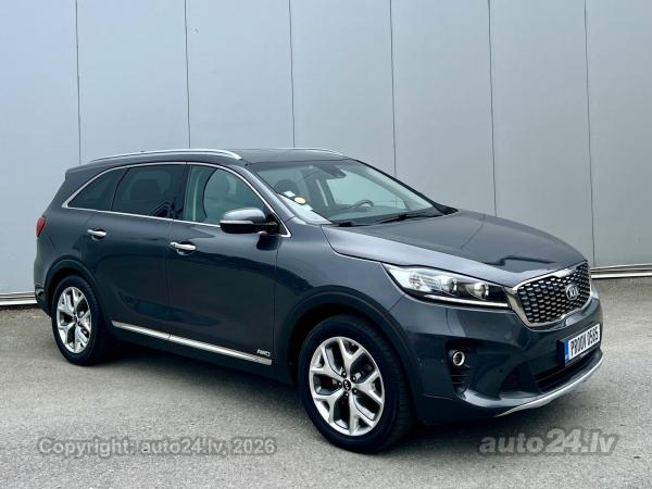 Grey Kia Sorento 2018 in Tallinn, with an engine capacity of 2.20 L and mileage of 189 thousand km for 17999 €, photo 4 on AUTOMOTO.COM.LV