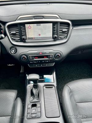 Pelēks Kia Sorento 2018 Tallina, ar dzinēja tilpumu 2.20 L un nobraukumu 189 tūkst. km par 17999 €, foto 10 vietnē AUTOMOTO.COM.LV