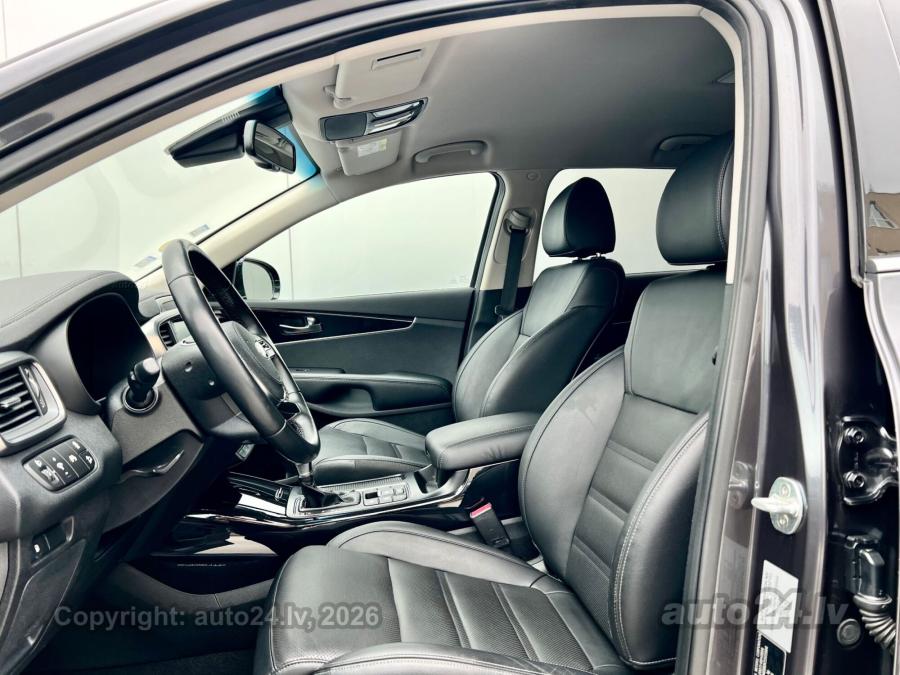 Pelēks Kia Sorento 2018 Tallina, ar dzinēja tilpumu 2.20 L un nobraukumu 189 tūkst. km par 17999 €, foto 12 vietnē AUTOMOTO.COM.LV