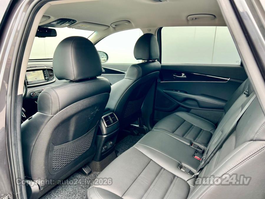 Pelēks Kia Sorento 2018 Tallina, ar dzinēja tilpumu 2.20 L un nobraukumu 189 tūkst. km par 17999 €, foto 13 vietnē AUTOMOTO.COM.LV